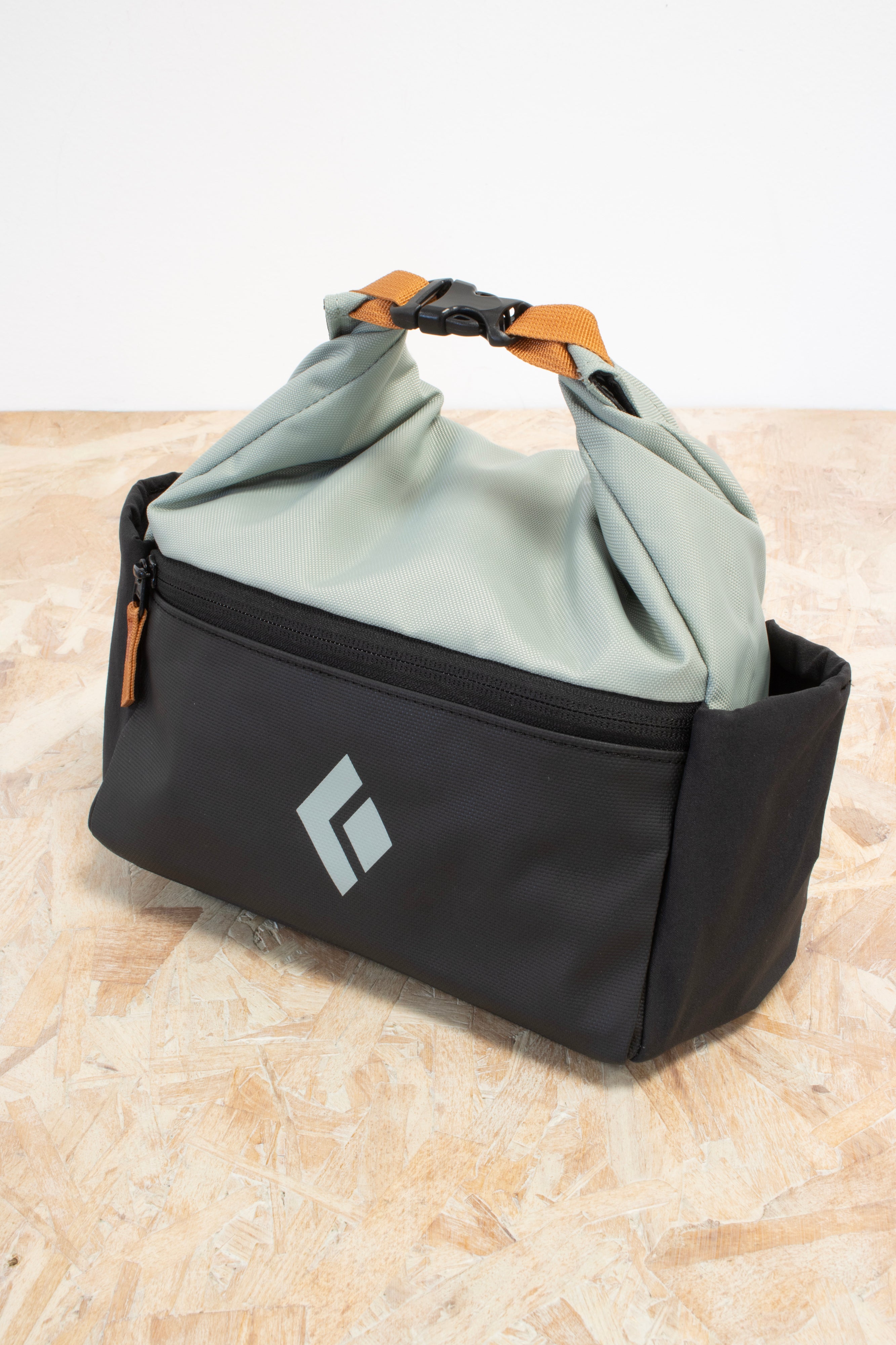 Black Diamond - Supermondo Chalk Pot – Dick's Climbing