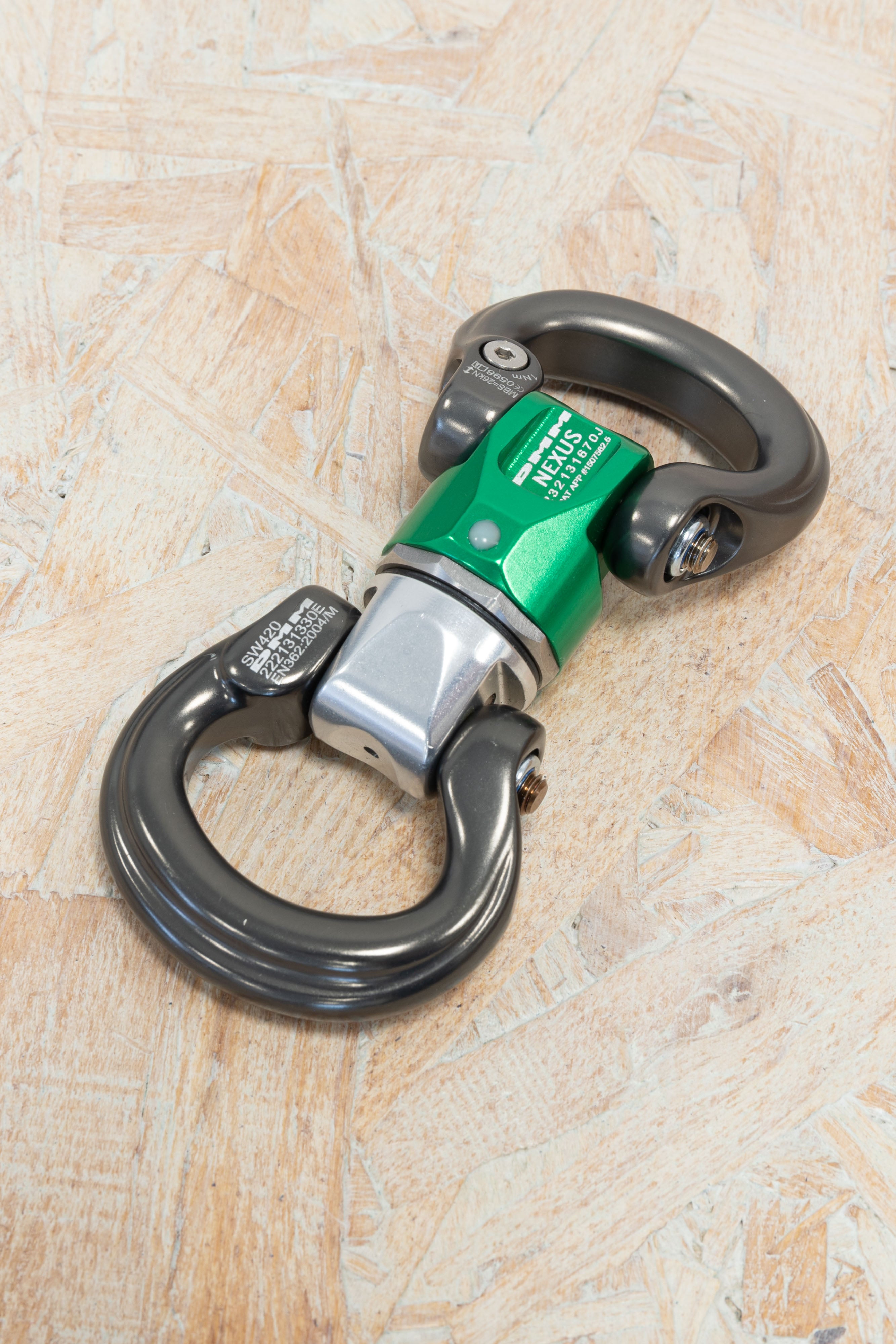 DMM - Nexus Swivel – Dick's Climbing