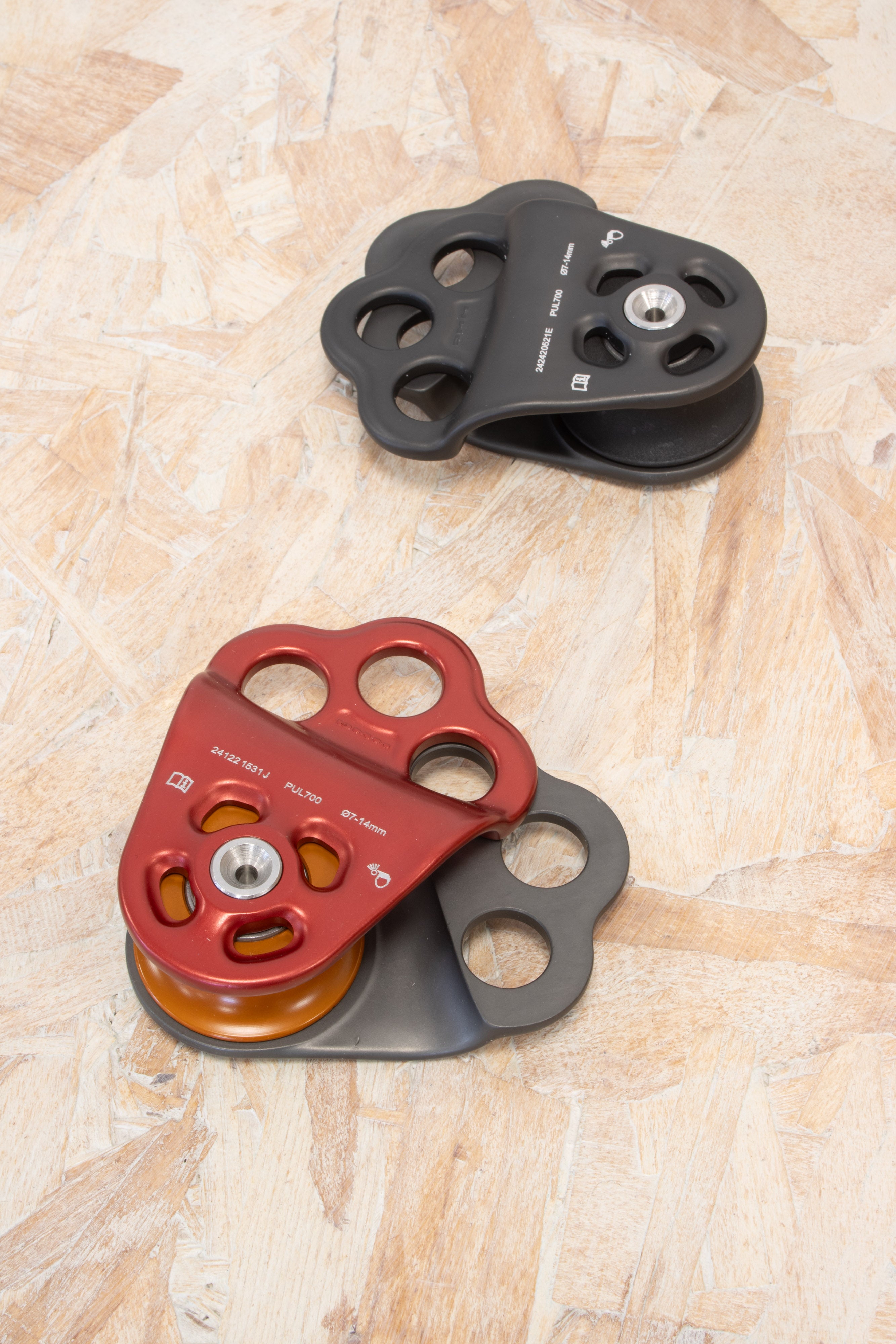 DMM - Triple Attachment Pulley – Dick's Climbing