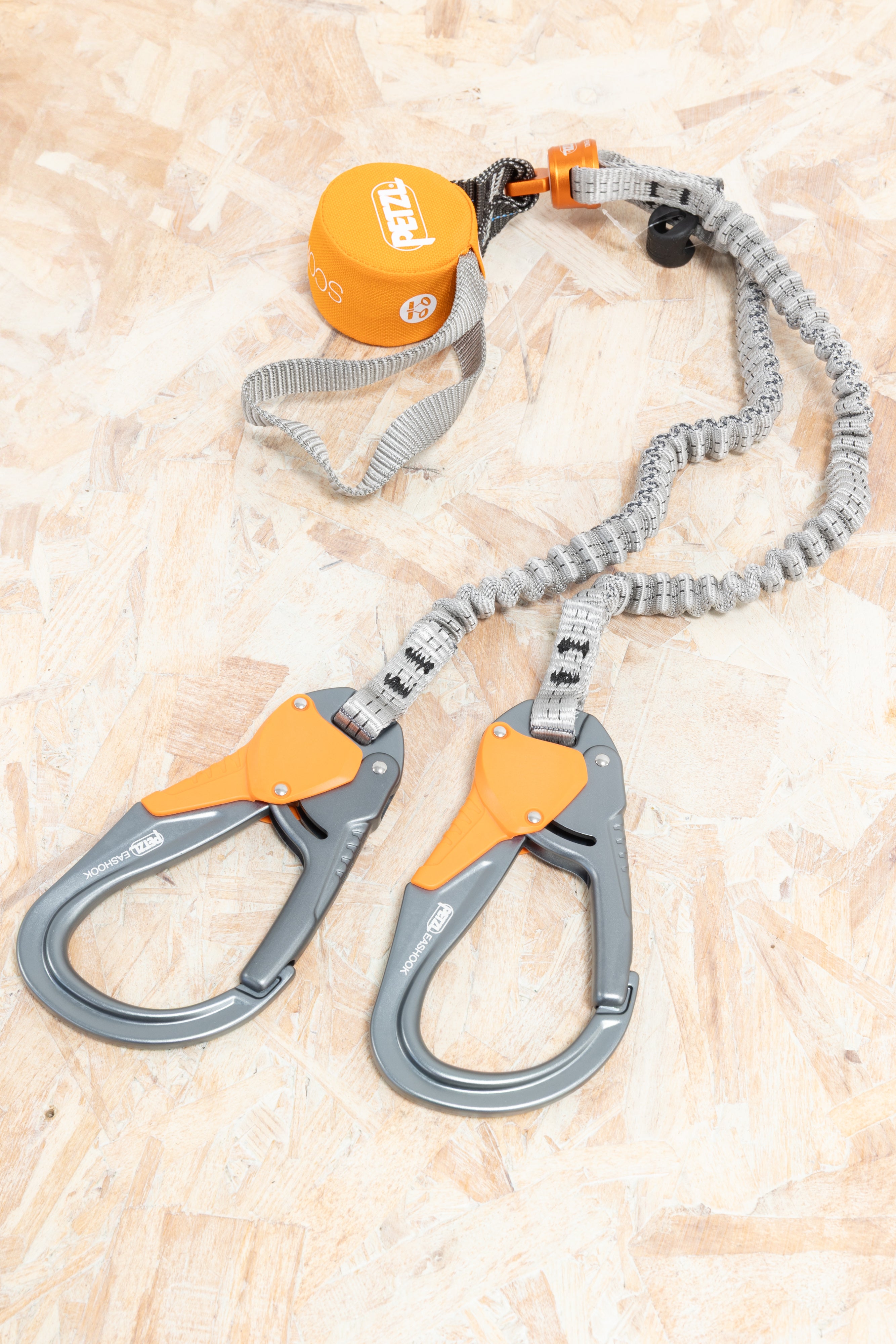 Petzl - Scorpio Eashook SW (2025) – Dick's Climbing